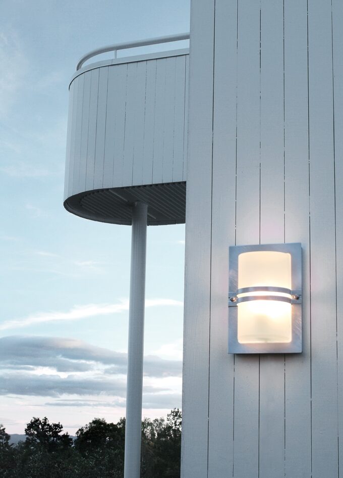 Norlys Vegglampe Basel 660 Sort med Klar Glassdesign
